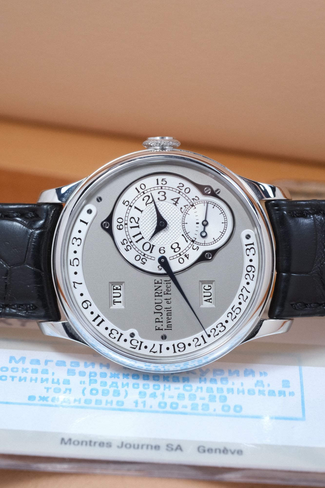 Ineichen Auctioneers - Octa Calendrier Platinum 38mm